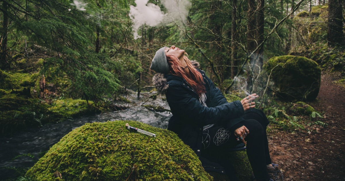 Smoking vs Vaping Weed - What's the Difference?